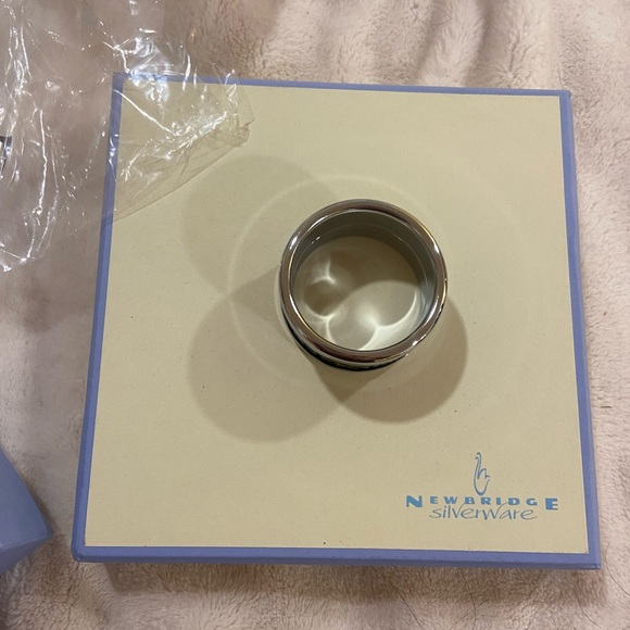 Newbridge Silverware | Dining | Newbridge Silverware Napkin Rings ...